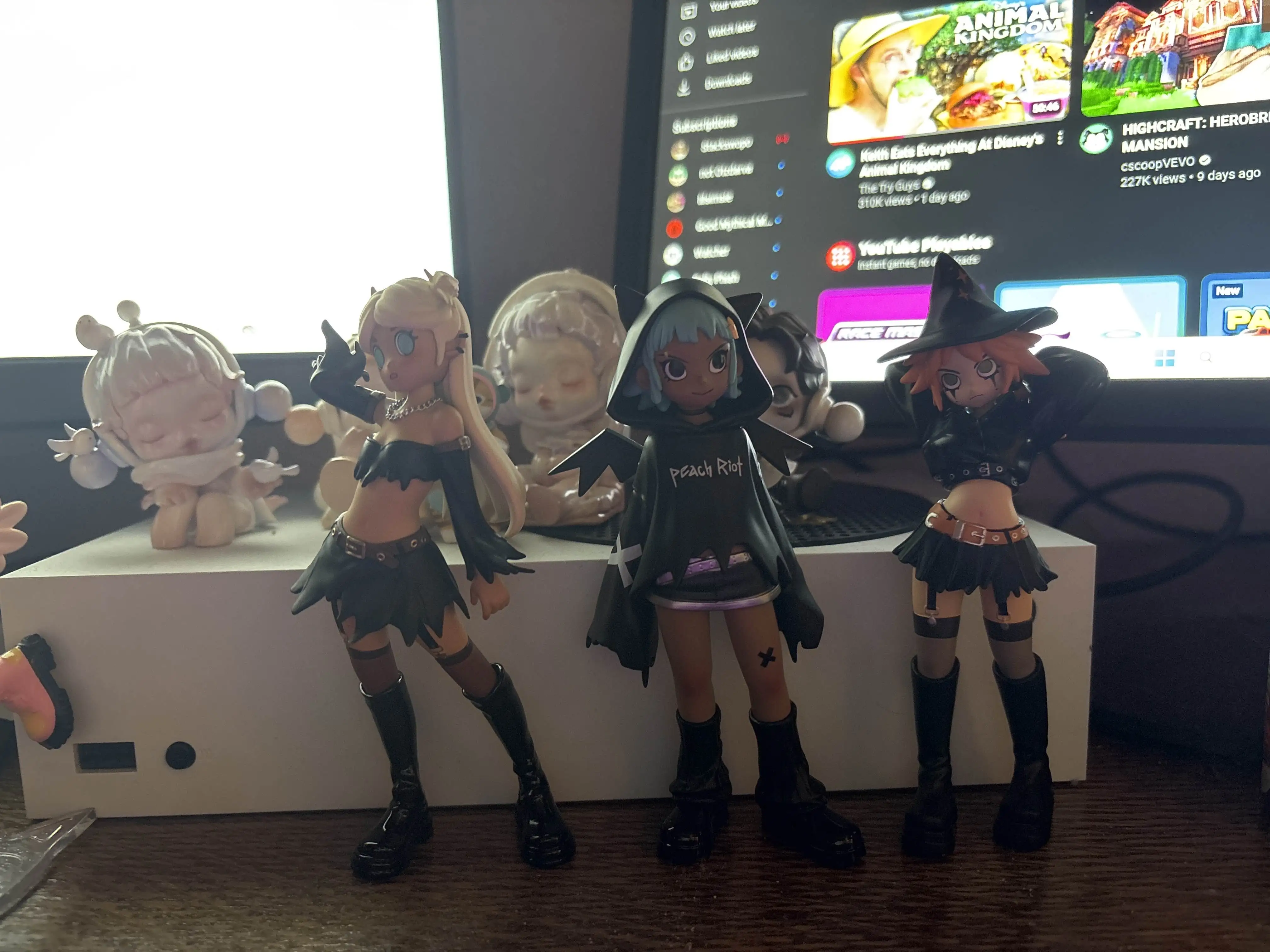 Peach Riot Witchy Punk Figures - POP MART (United States)