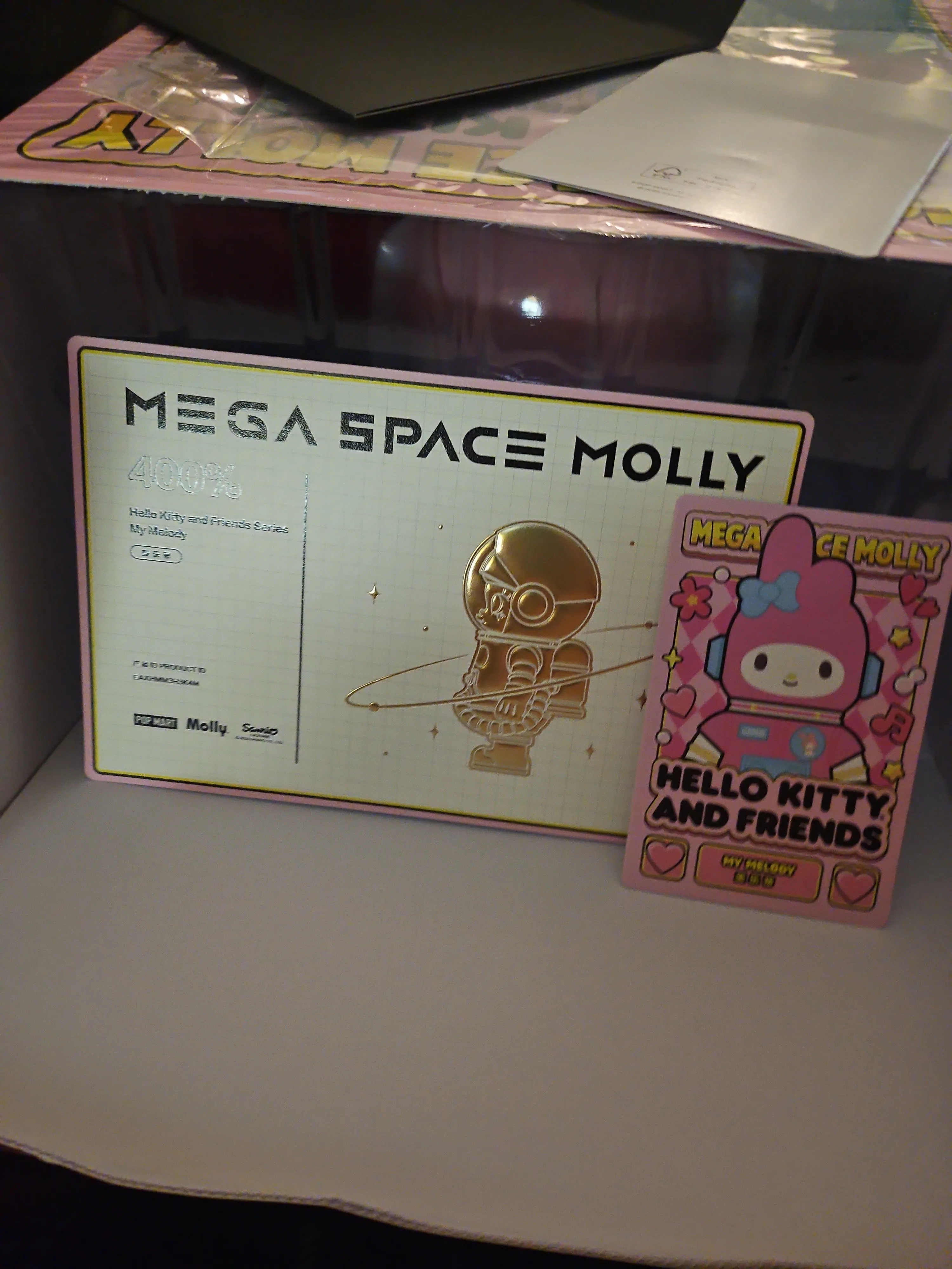 MEGA SPACE MOLLY 400% Sanrio Characters Series - POP MART (United States)