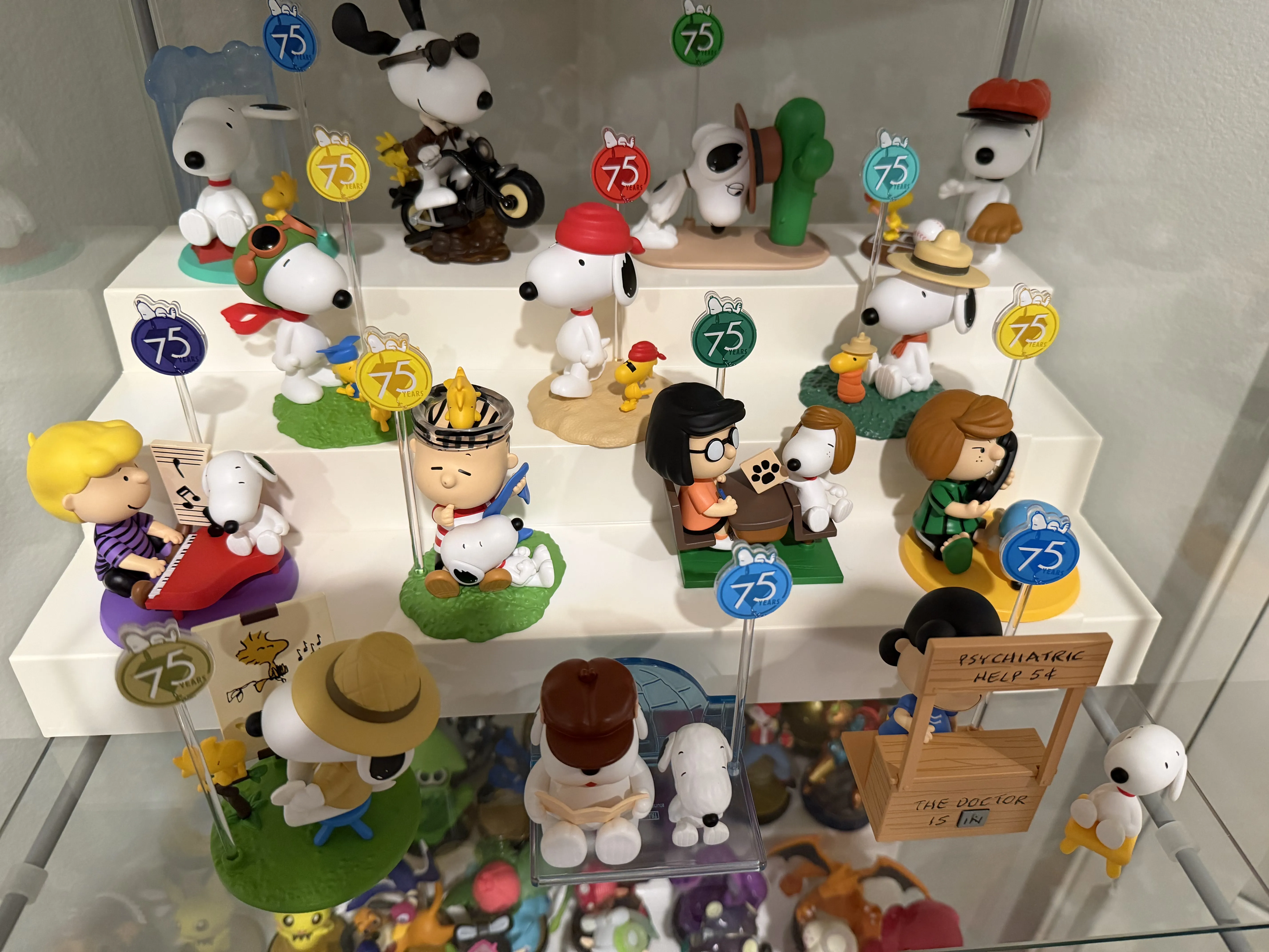 Peanuts 75th Anniversary | Snoopy Comic Life Series Figures - POP MART ...
